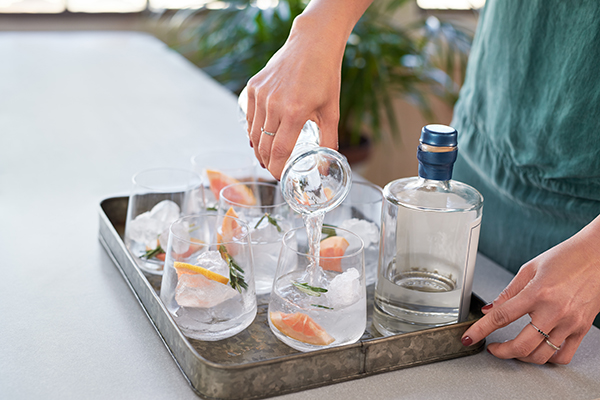 The 6 Mistakes You’re Making When Pouring Your Gin & Tonic - Top Santé