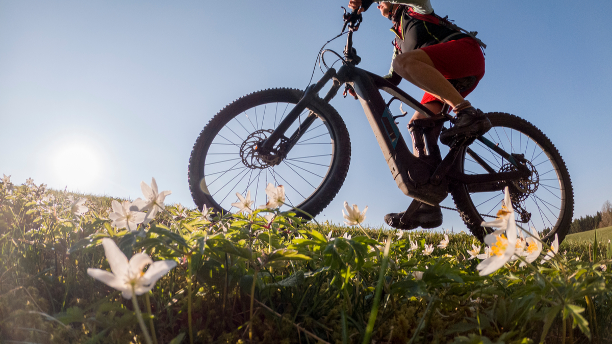 Find out how using an e-bike can boost your fitness - Top Sante